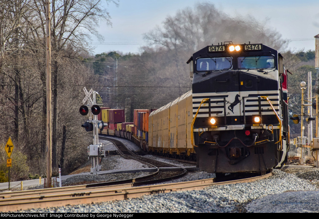 NS 9474 / C40-9W is leading an Intermodal train by Arcadia Heights